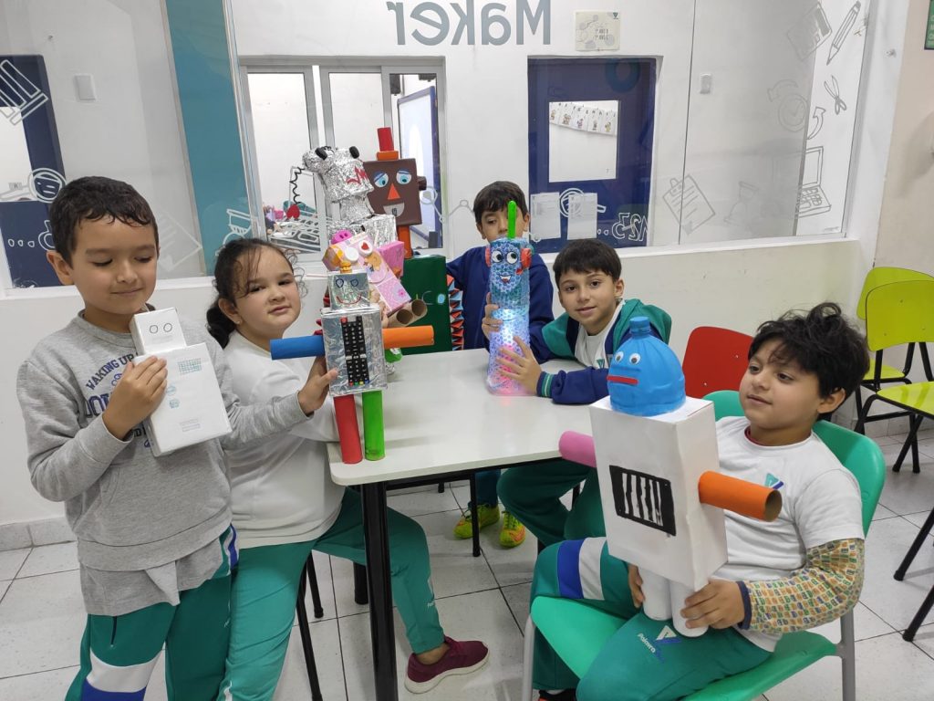 robô feito com materiais recicláveis – 1º ano | Colégio Palavra Viva